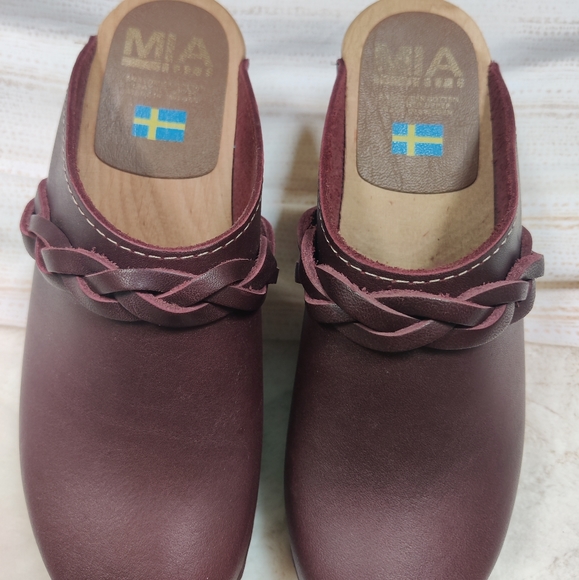 Mia Elsa | Shoes | Clogs Burgundy | Poshmark
